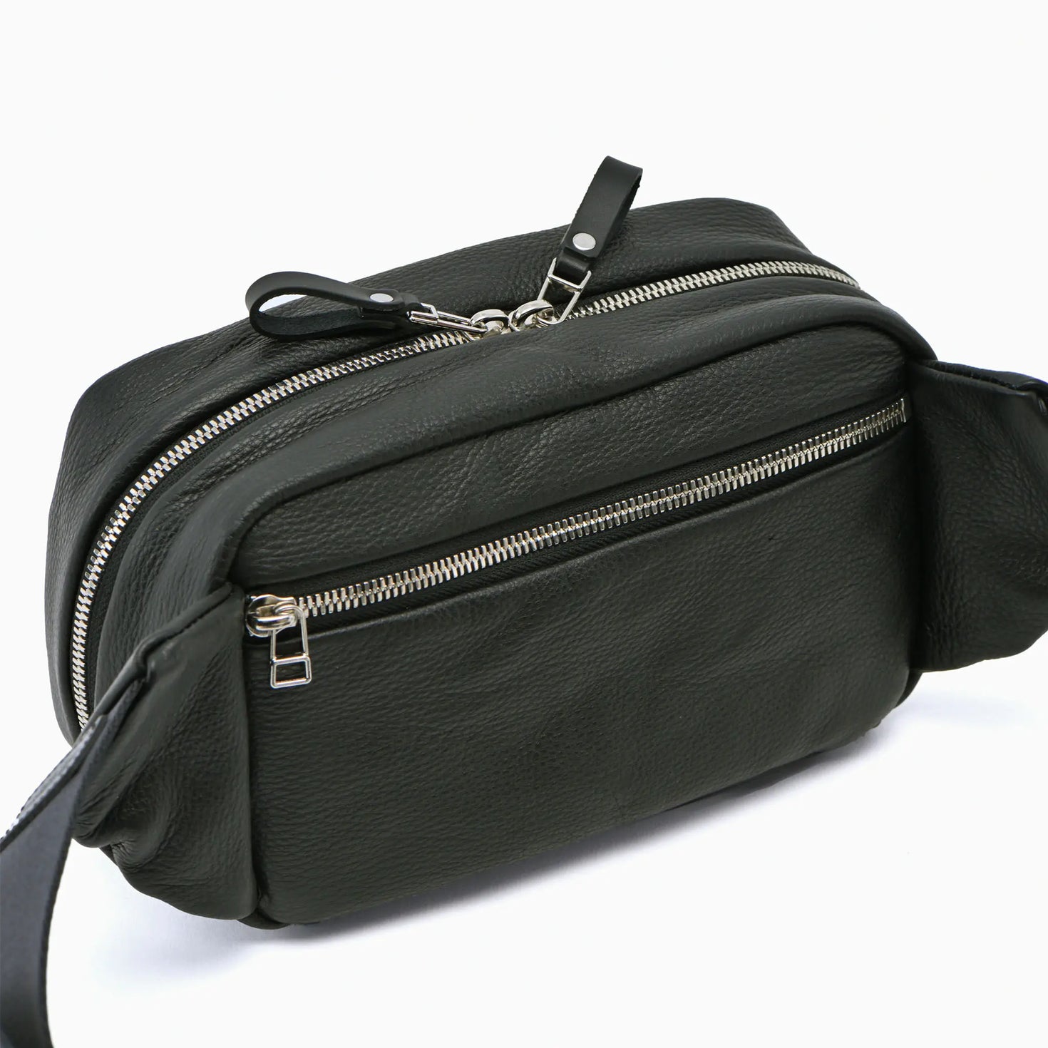 コンパクトレザーボディバッグ｜撥水レザー ×コンパクト×高機能カメラバッグ【lauff[ラフ]｜撥水レザー】 – カワニシカバン - 愛される ...