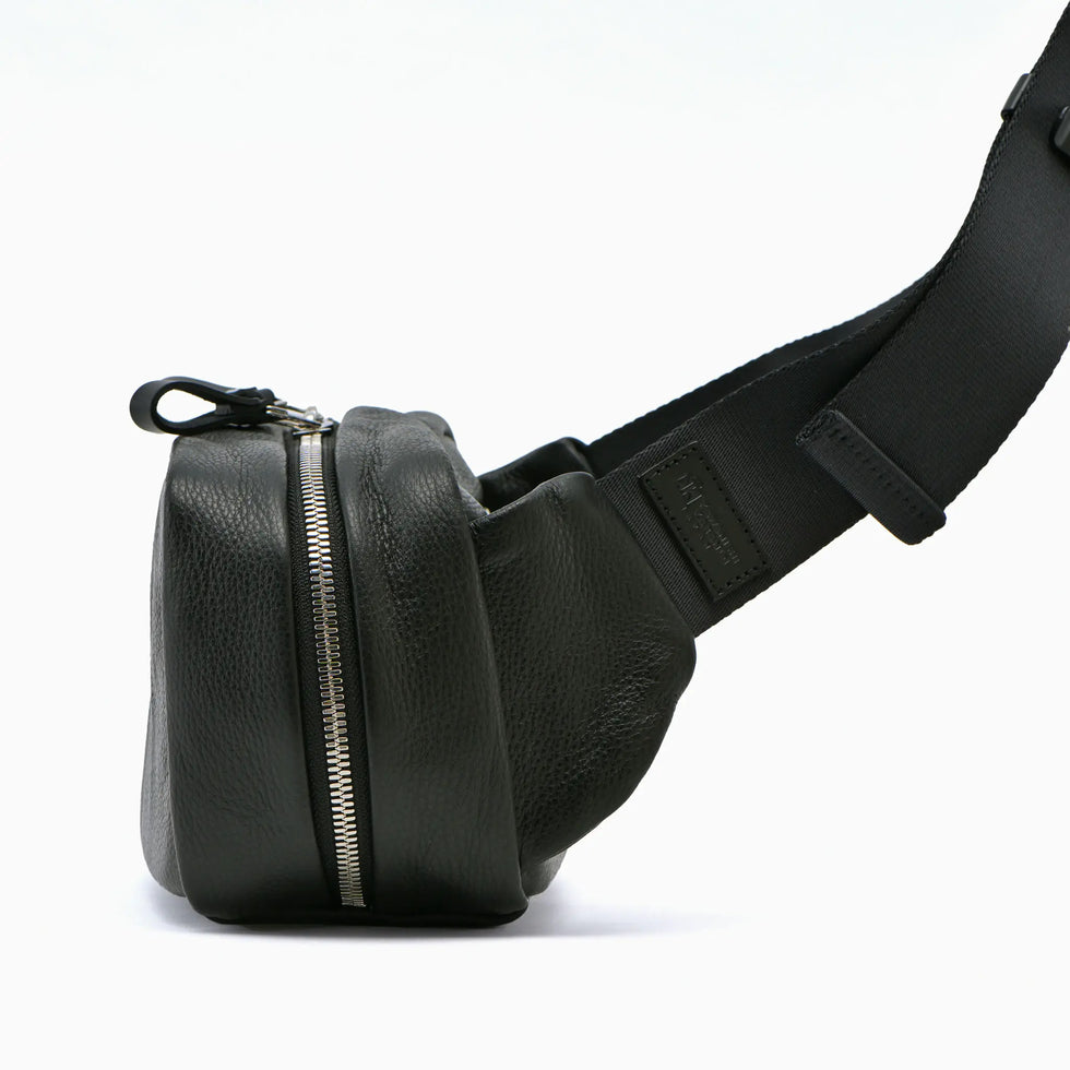 コンパクトレザーボディバッグ｜撥水レザー ×コンパクト×高機能カメラバッグ【lauff[ラフ]｜撥水レザー】 – カワニシカバン - 愛される ...