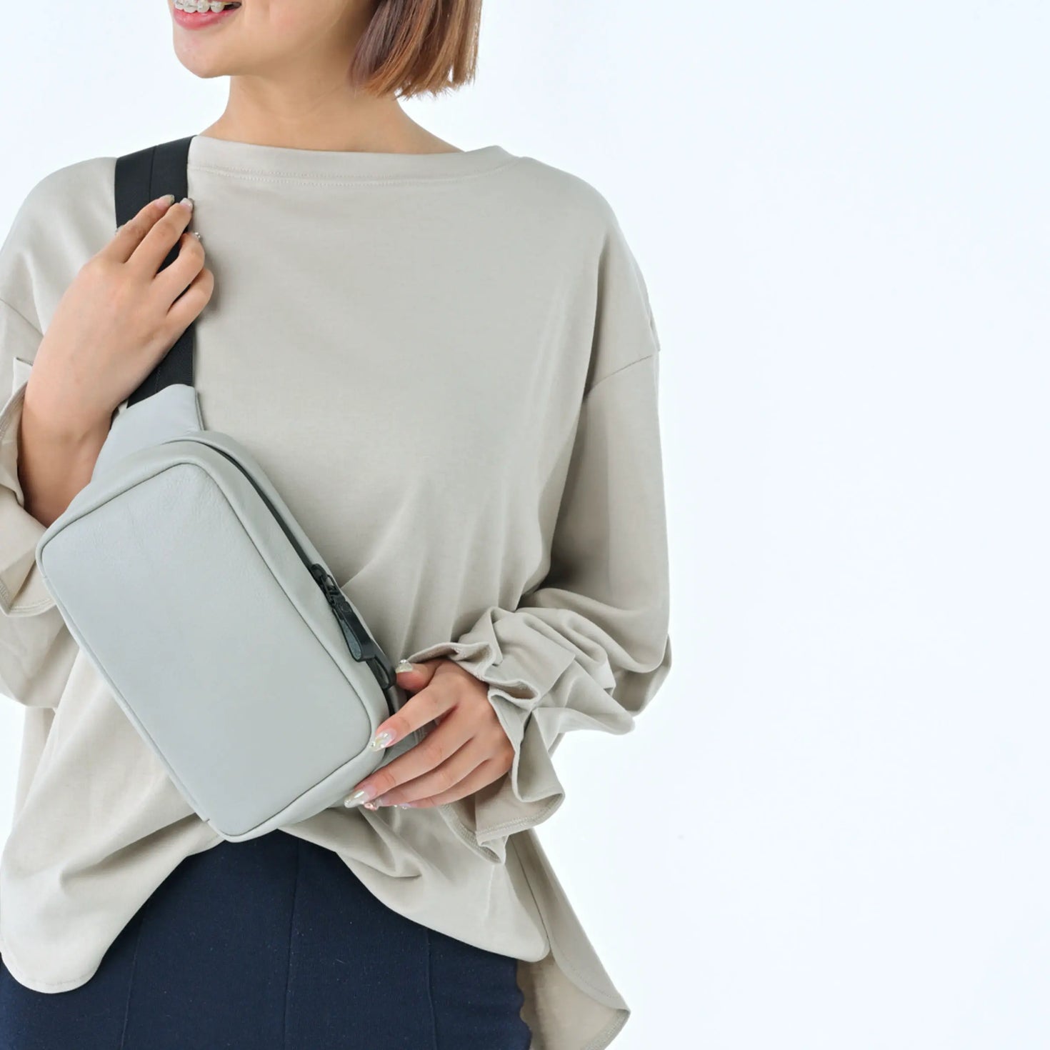 コンパクトレザーボディバッグ｜撥水レザー ×コンパクト×高機能カメラバッグ【lauff[ラフ]｜撥水レザー】 – カワニシカバン - 愛される ...